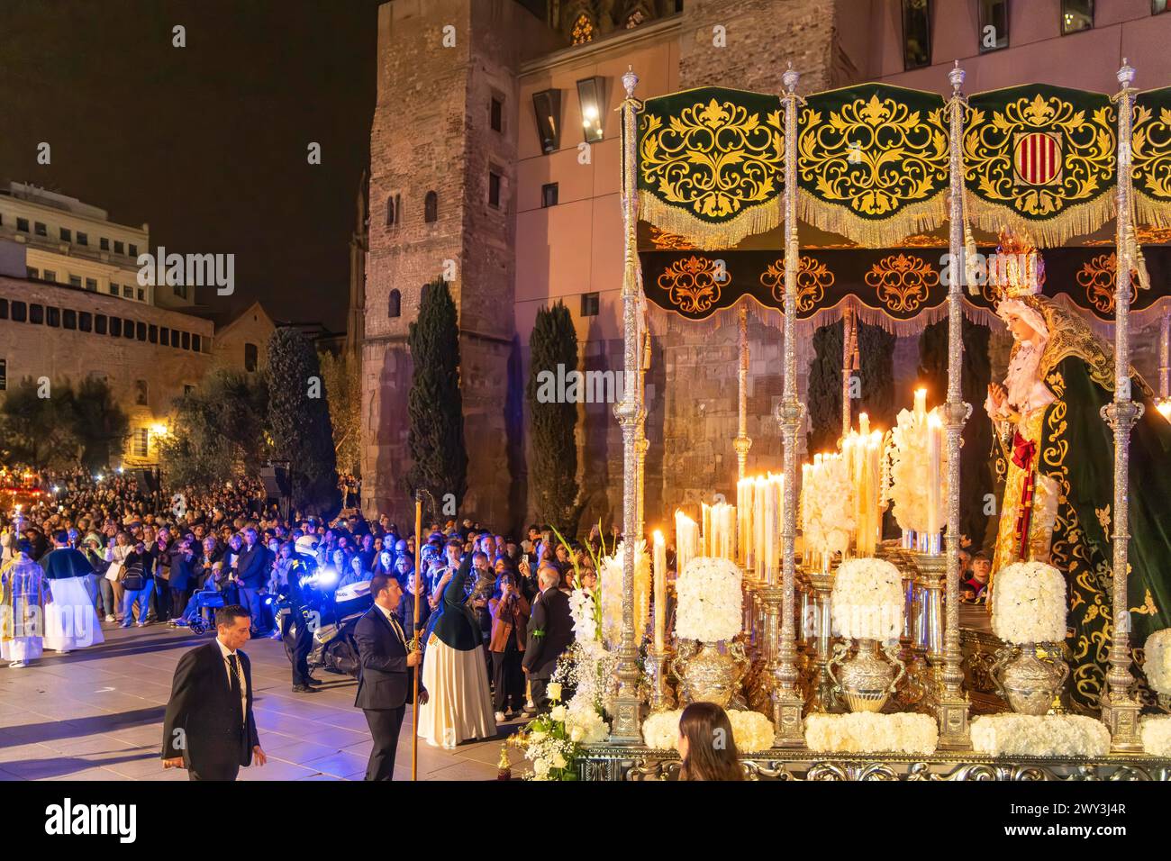 Barcelona traditional costume hi-res stock photography and images - Alamy