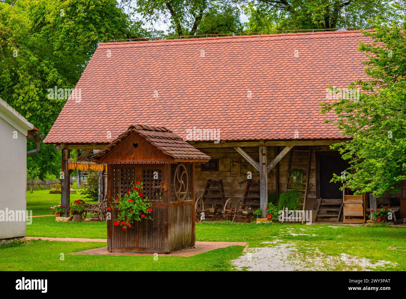 Village house croatian rustic farm hi-res stock photography and images ...