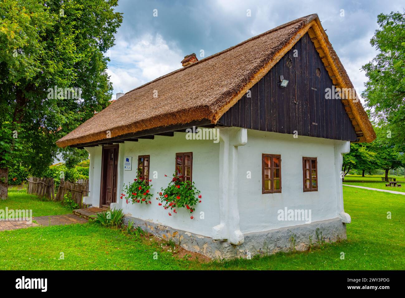 Village house croatian rustic farm hi-res stock photography and images ...