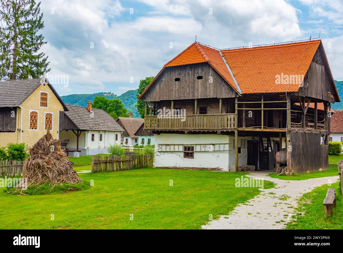 Village house croatian rustic farm hi-res stock photography and images ...