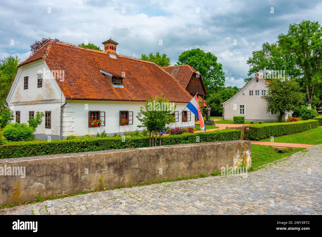 Village house croatian rustic farm hi-res stock photography and images ...
