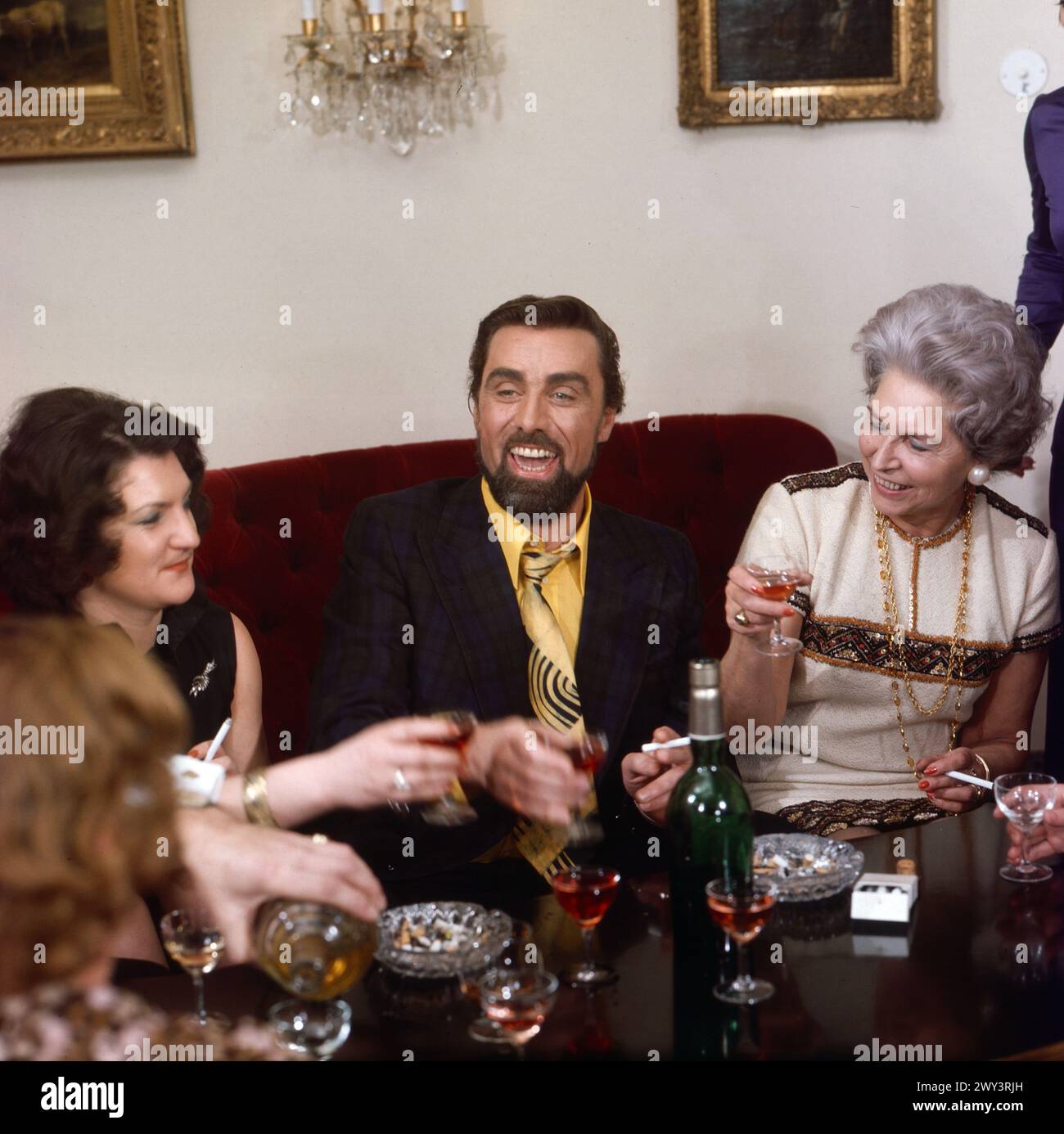 Hallo – Hotel Sacher … Portier!, Fernsehserie, Österreich/Deutschland ...