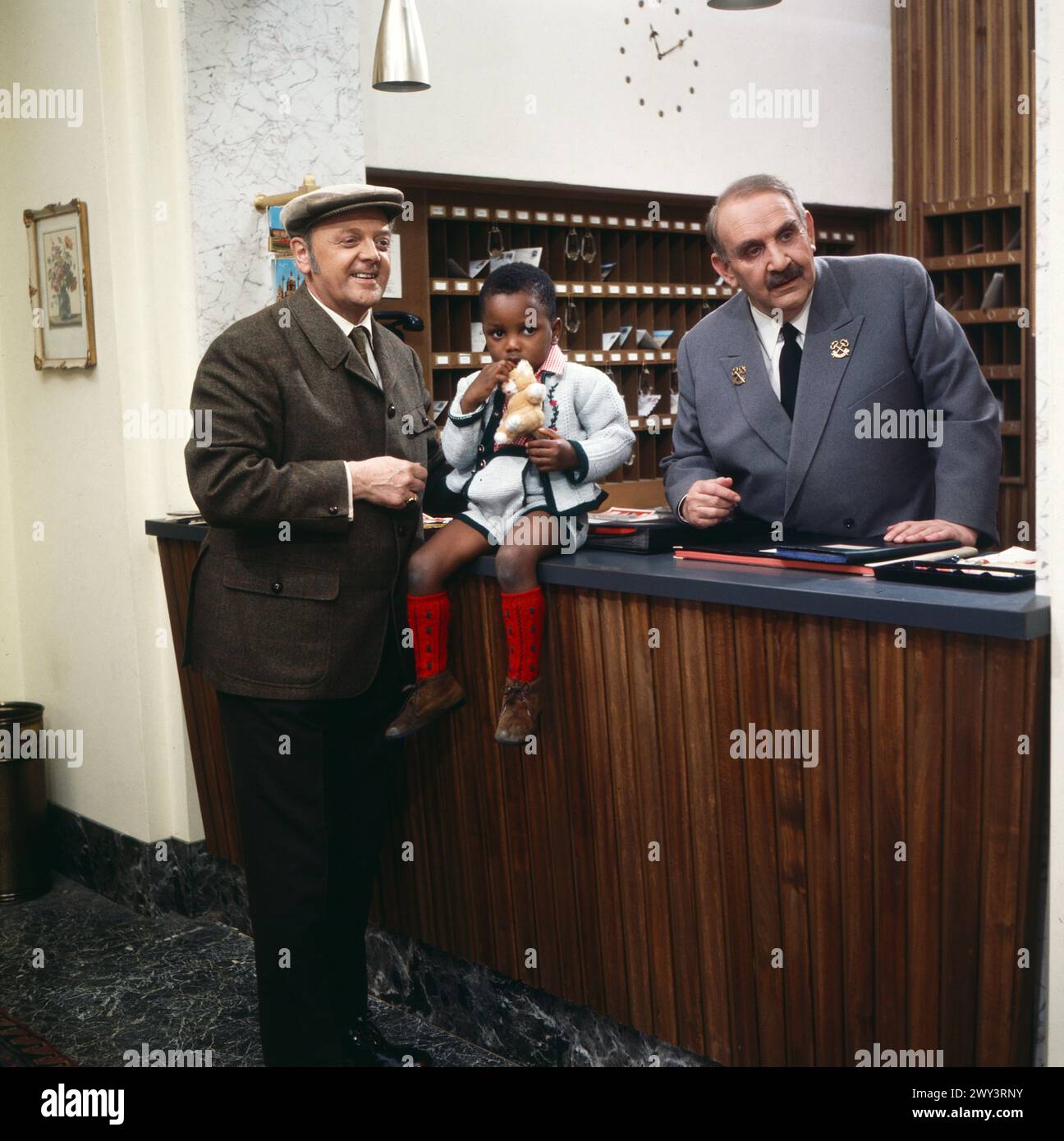 Hallo – Hotel Sacher … Portier!, Fernsehserie, Österreich/Deutschland ...