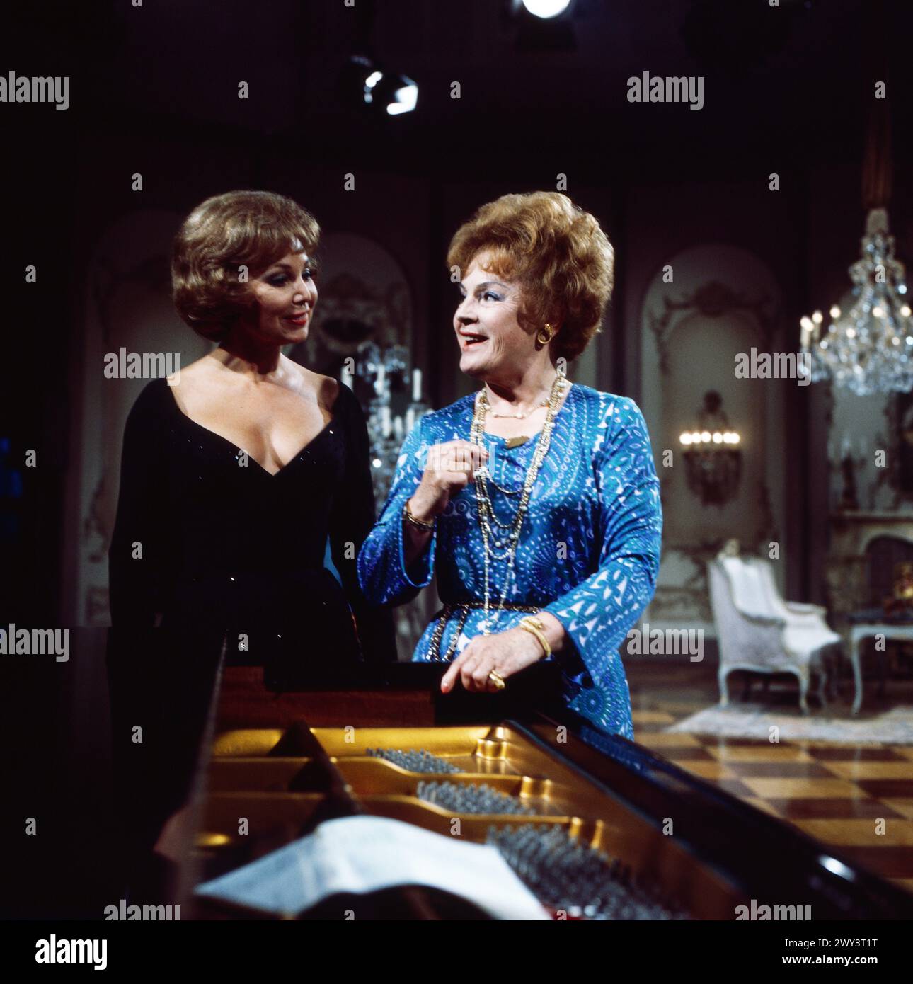 Klassische schauspielerin hi-res stock photography and images - Alamy