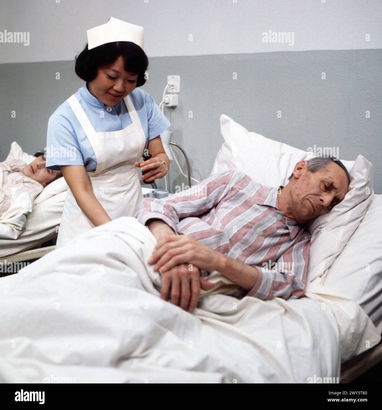 Der schwarze Doktor, Fernsehserie, Deutschland 1975, Darsteller: Chong ...