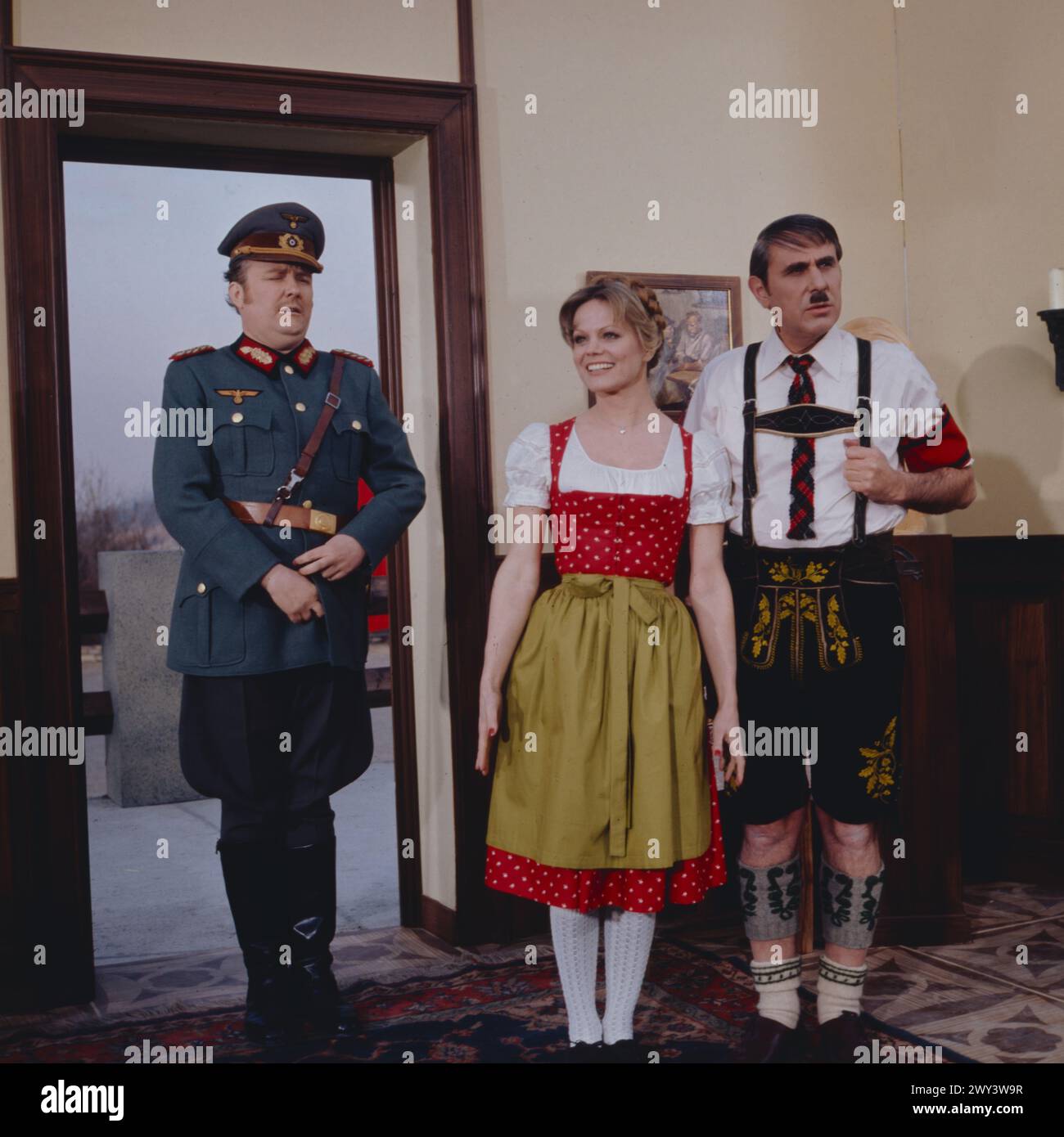 Lederhosenm dirndl hi-res stock photography and images - Alamy