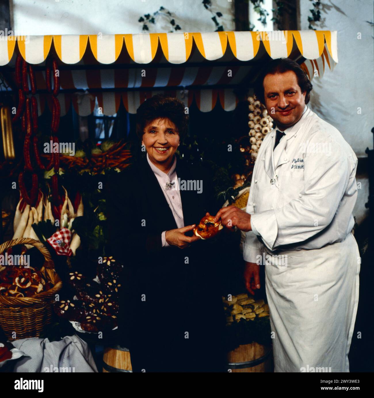 Tv chefs hi-res stock photography and images - Alamy