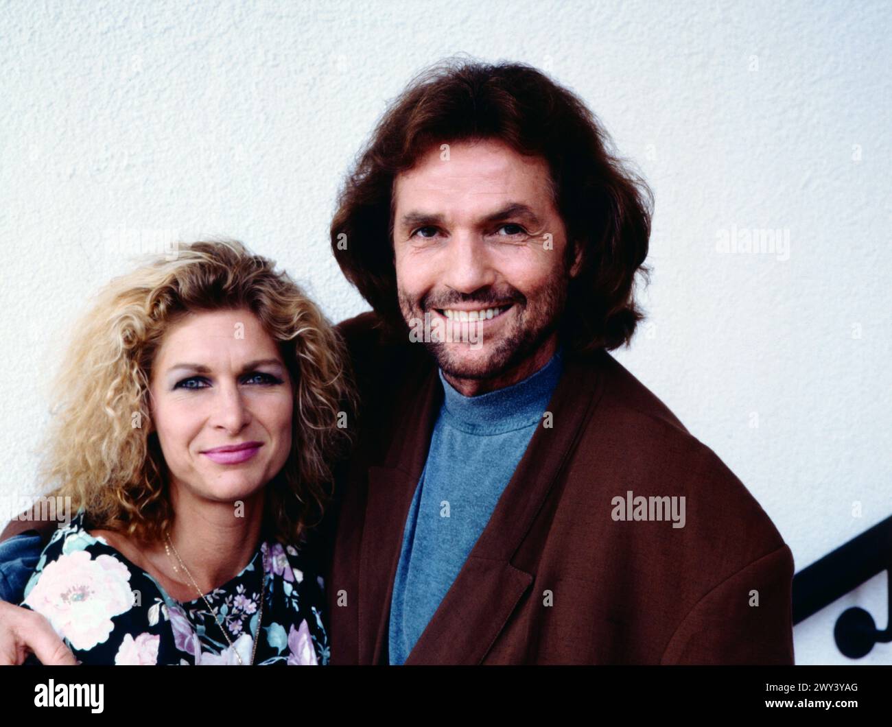 Chris Roberts mit Schlagersängerin Claudia Roberts, 1992 Stock Photo ...