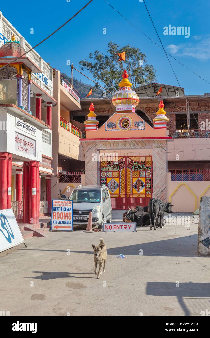 Hinduist temple, Rishikesh, Hrishikesh, Uttarakhand, India Stock Photo ...