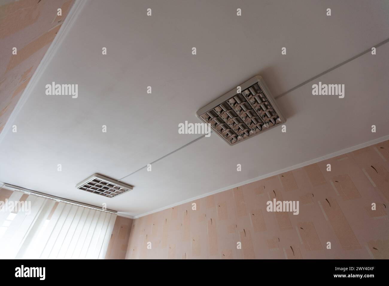 White celing light hi-res stock photography and images - Alamy