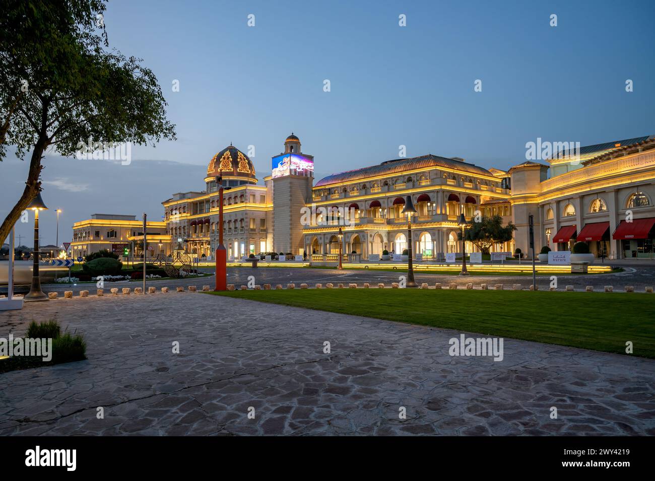 Architecture of Katara Cultural Village Galeries Lafayette Katara Mall ...