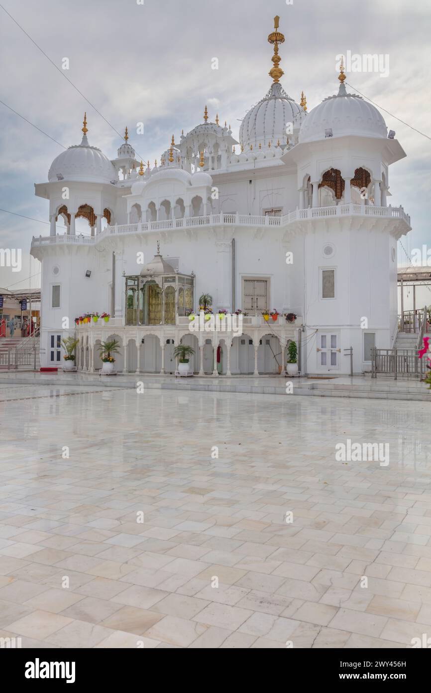 Gurudwara Takht Sri Kesgarh Sahib, Anandpur Sahib, Punjab, India Stock Photo - Alamy