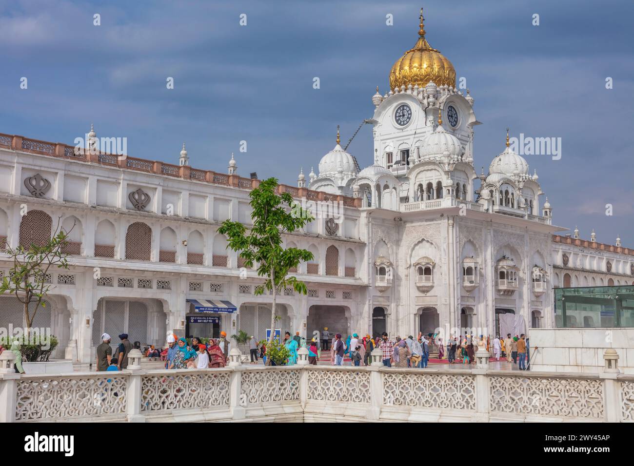 Entrance to golden temple hi-res stock photography and images - Alamy