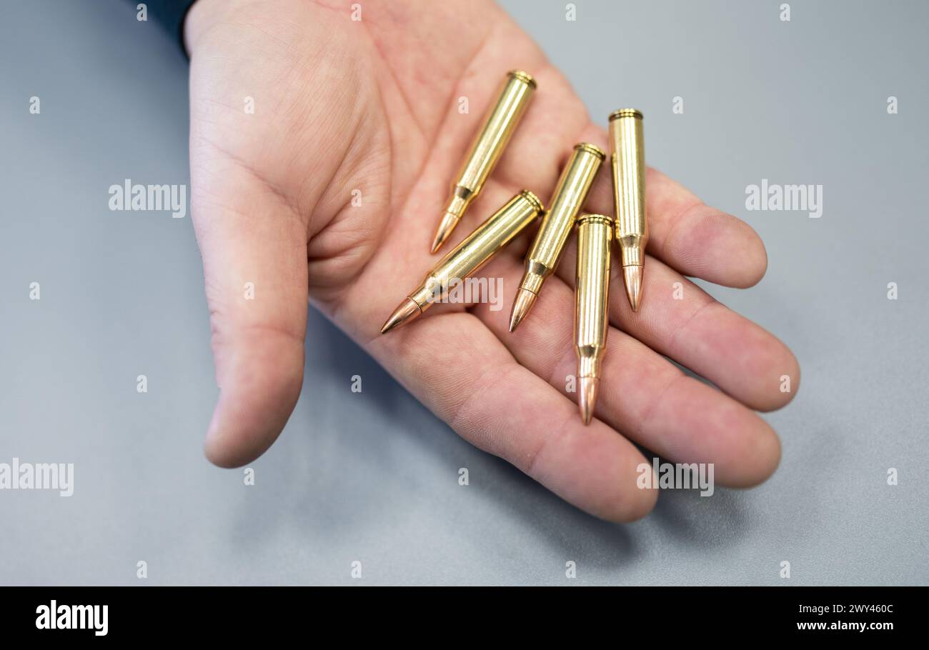 Rimless bottlenecked hi-res stock photography and images - Alamy