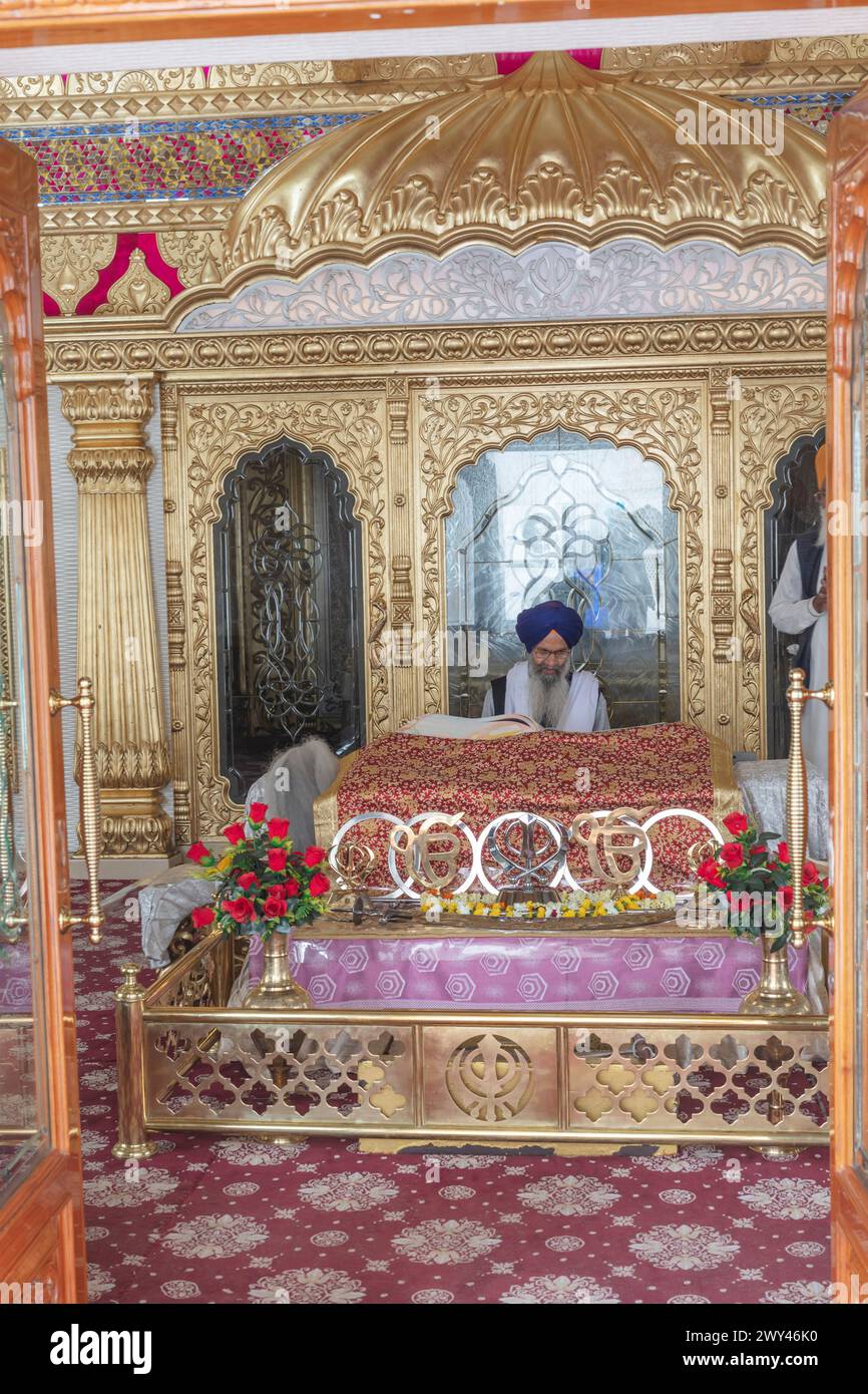 Golden Temple complex, Amritsar, Punjab, India Stock Photo - Alamy