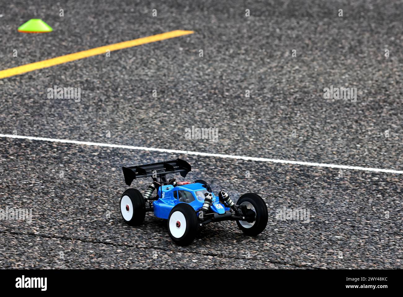 F1 team radio hi-res stock photography and images - Alamy