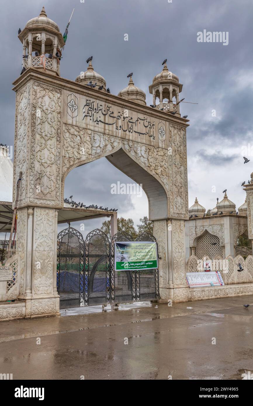 Hazratbal Shrine, Dargah Sharif mosque, Srinagar, Kashmir, India Stock ...