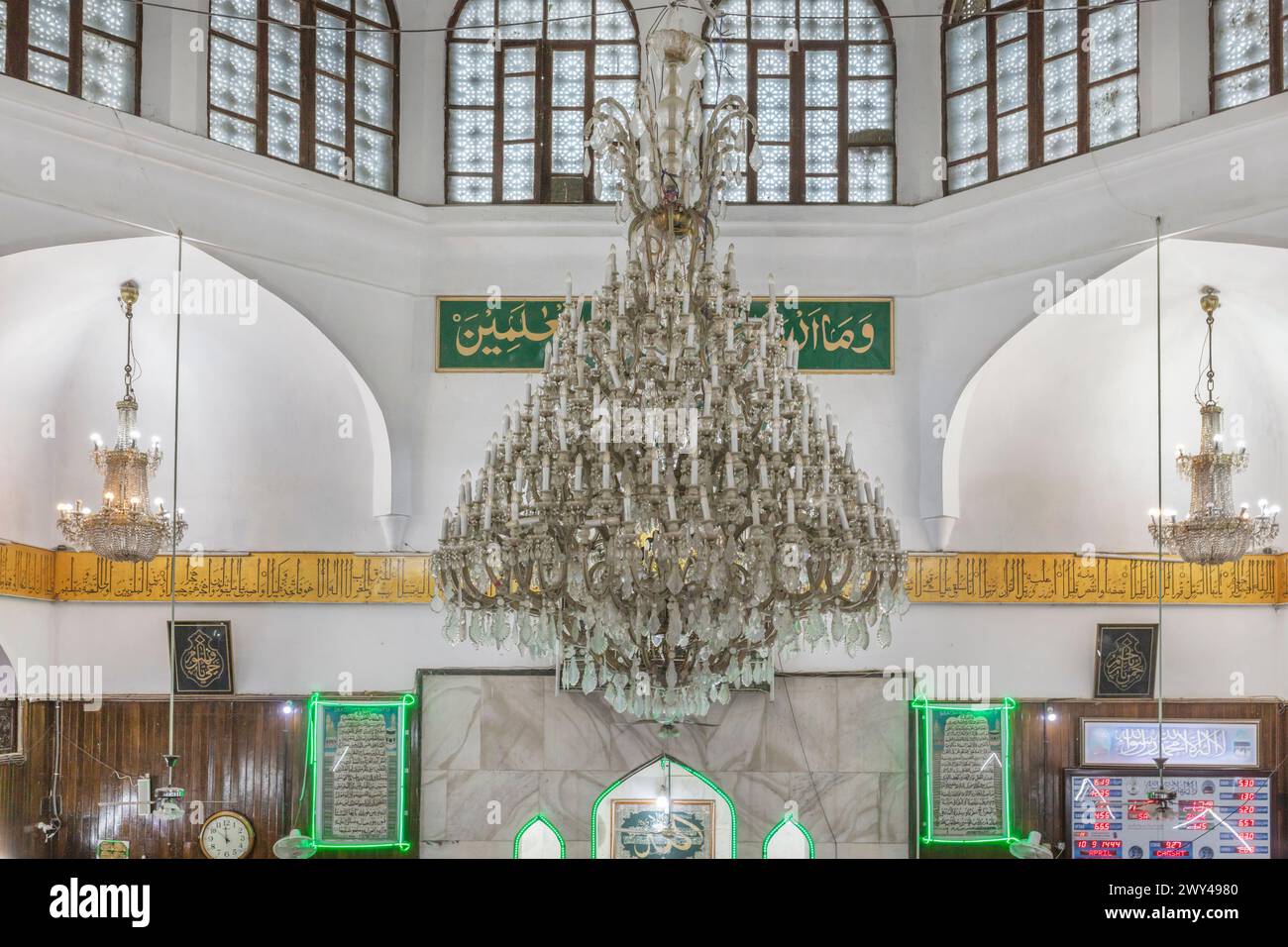 Hazratbal Shrine, Dargah Sharif mosque, Srinagar, Kashmir, India Stock ...