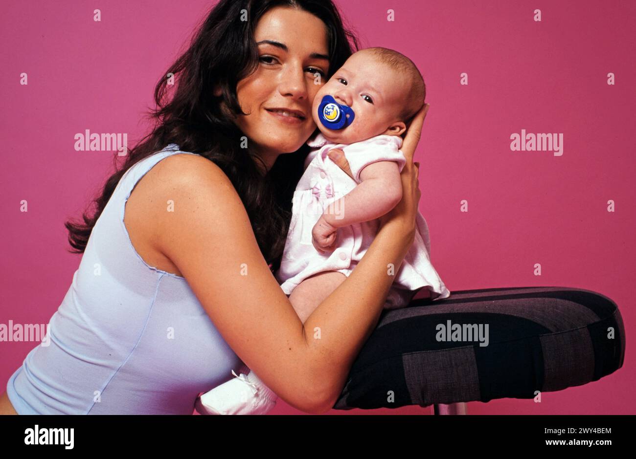 Mariella Ahrens, deutsche Schauspielern, mit Baby Isabella Maria ...