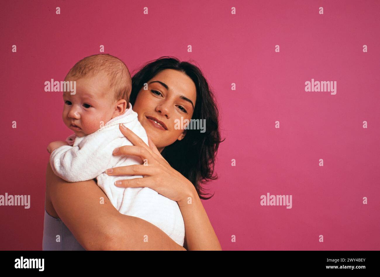 Mariella Ahrens, deutsche Schauspielern, mit Baby Isabella Maria ...