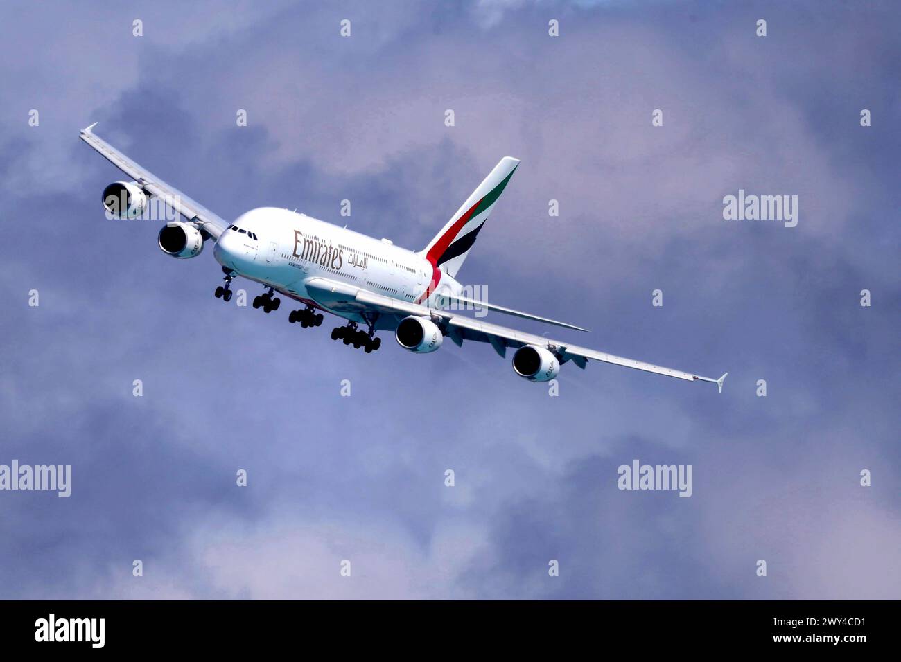 Airbus a380 avion hi-res stock photography and images - Alamy