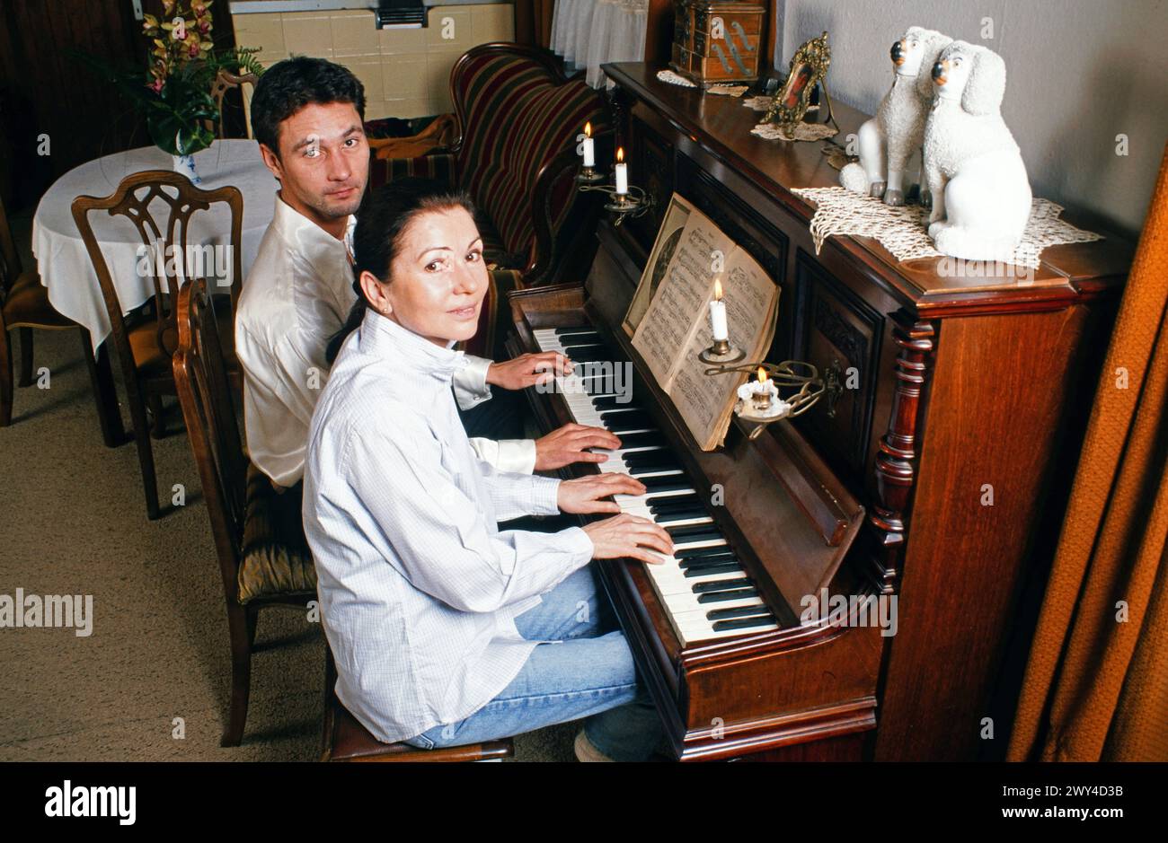 Renate Blume, deutsche Schauspielerin, mit Sohn Alexander Reed in San ...