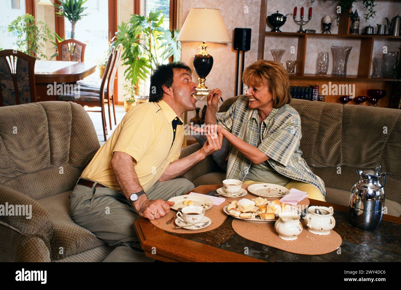 Gitte und Klaus, deutsches Schlager- und Volksmusikduo, zuhause in Zwickau bei Kaffee und Kuchen ...