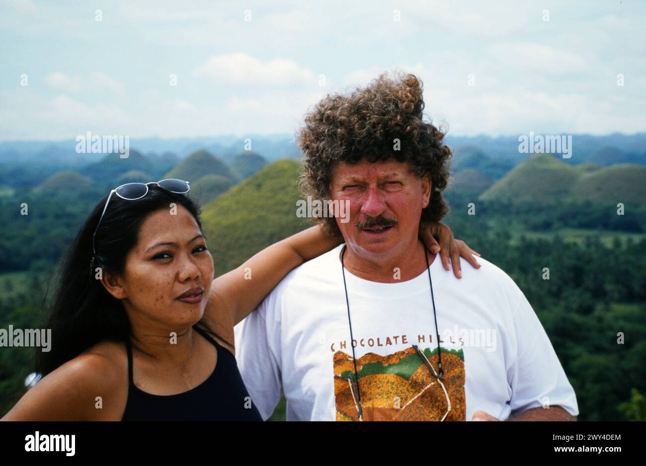 Harry Jeske, Mitgründer und Bassist der Gruppe "Puhdys", mit seiner ...