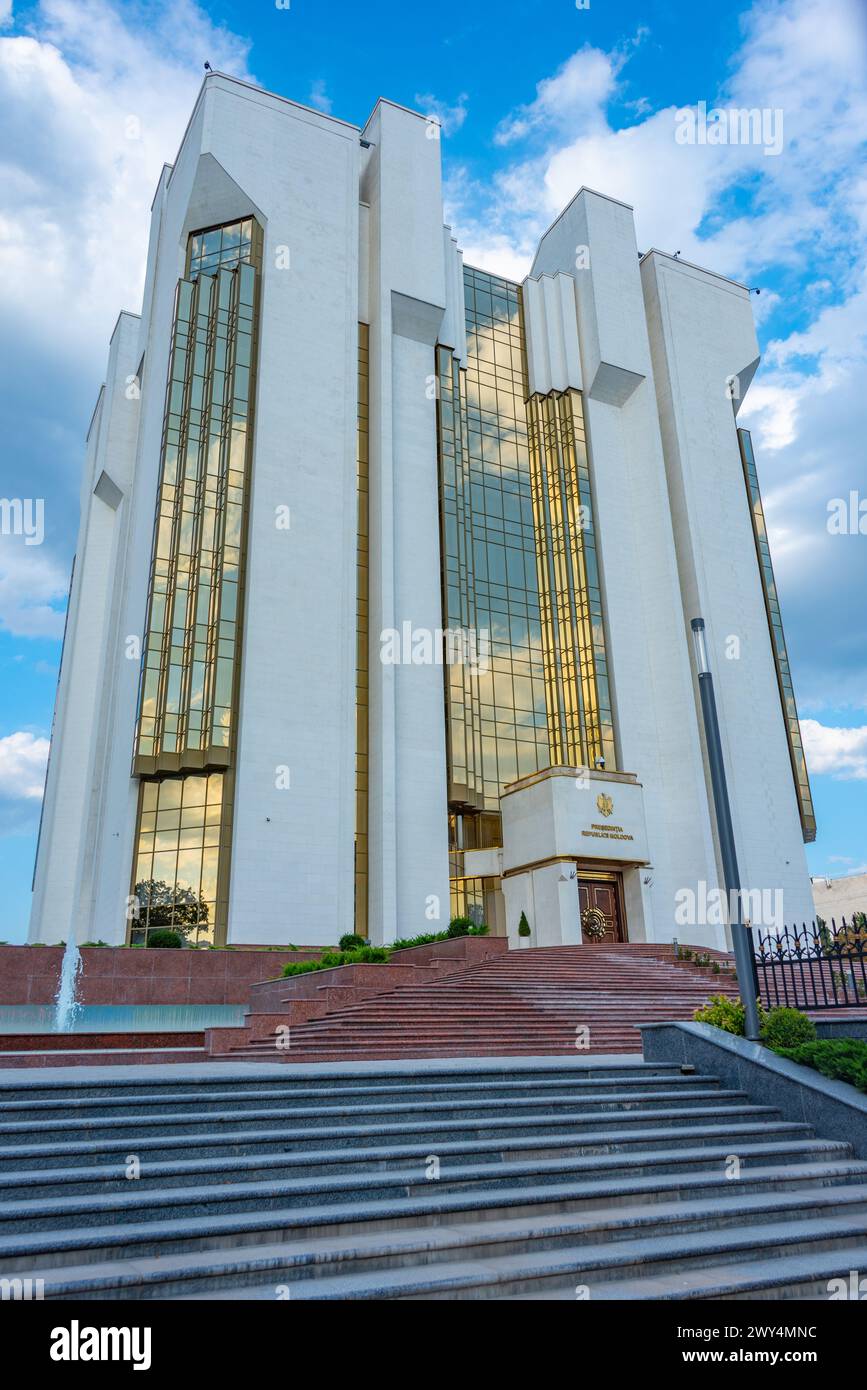 Moldova chisinau architecture presidential hi-res stock photography and ...