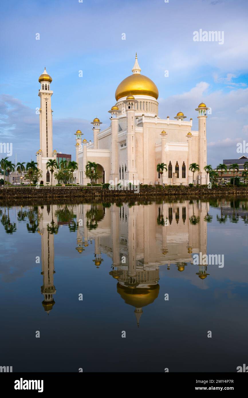 Grand mosque of brunei hi-res stock photography and images - Alamy