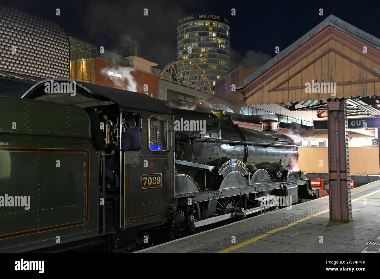 GWR steal loco 7029 Clun Castle operating the Vintage Trains Polar ...