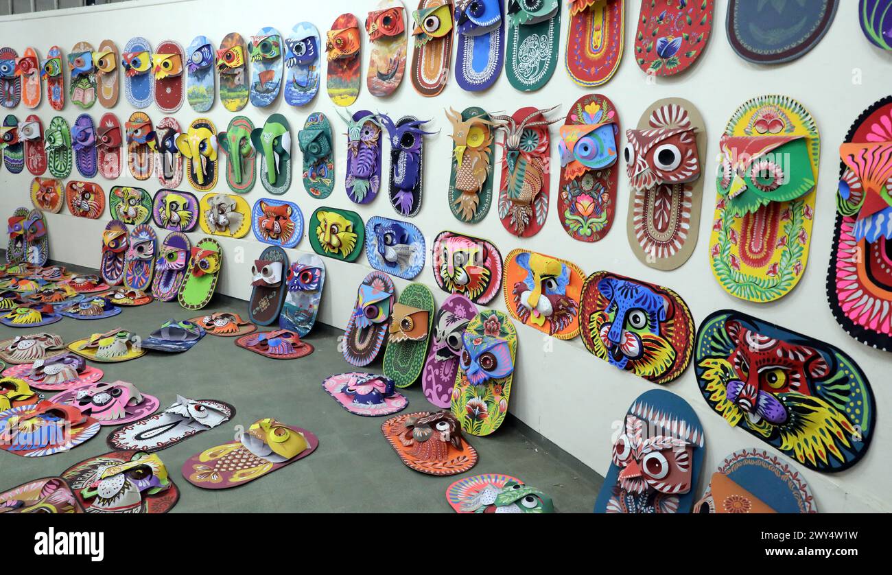 Dhaka, Bangladesh. 02nd Apr, 2024. Students from the Faculty of Fine ...