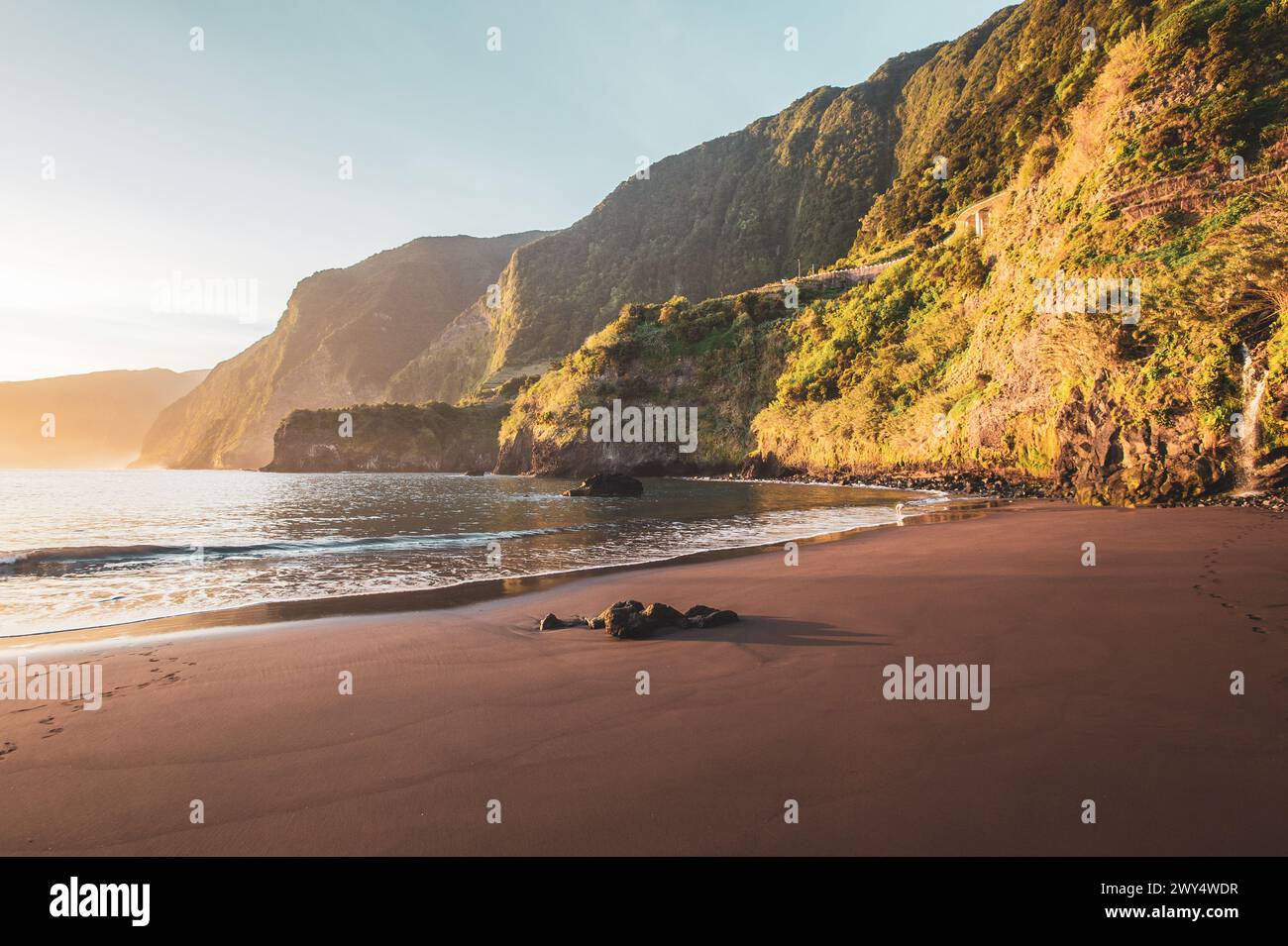 Natürlicher sandstrand hi-res stock photography and images - Alamy