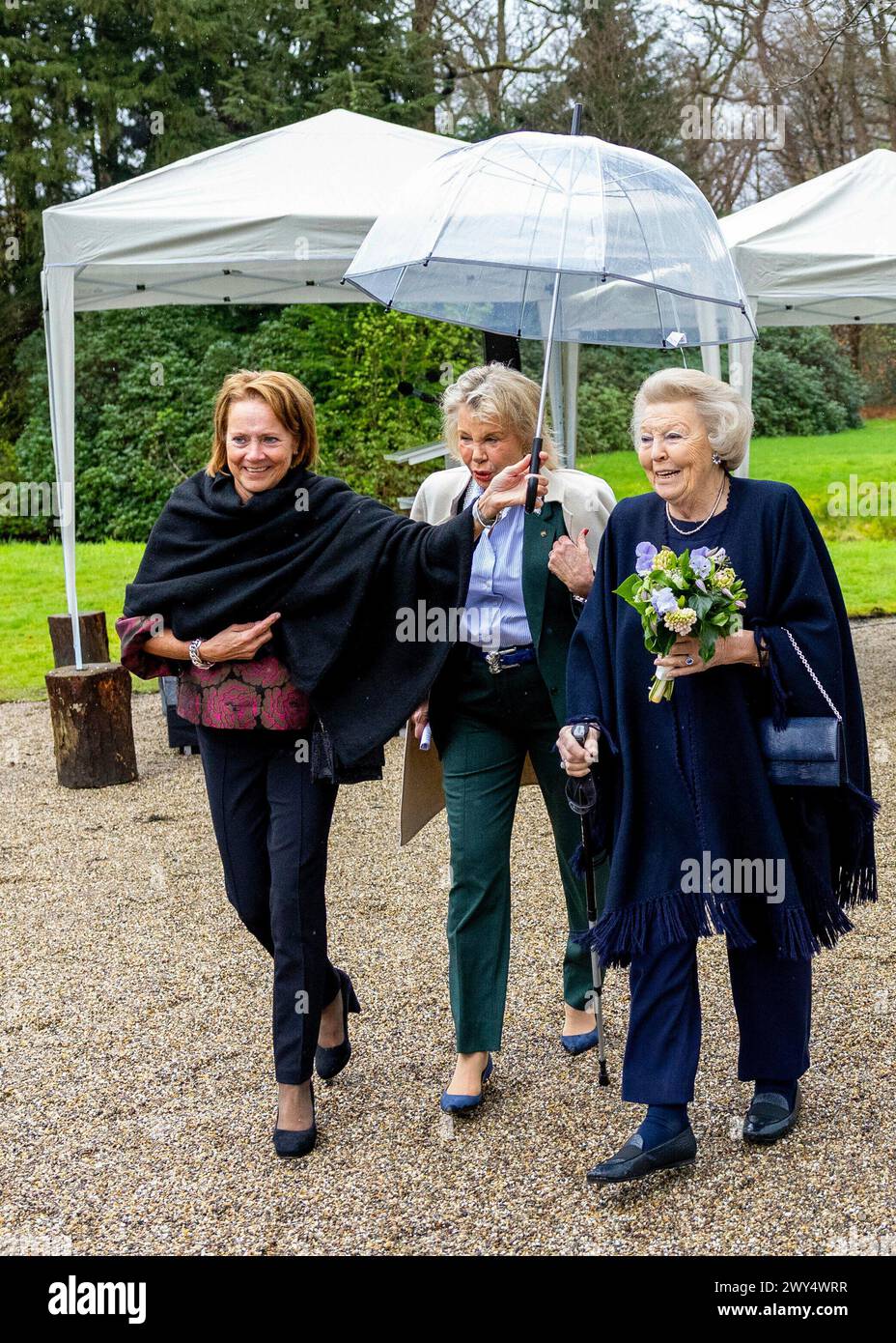 SOESTDIJK, Princess Beatrix unveils the bronze sculpture group 'The ...