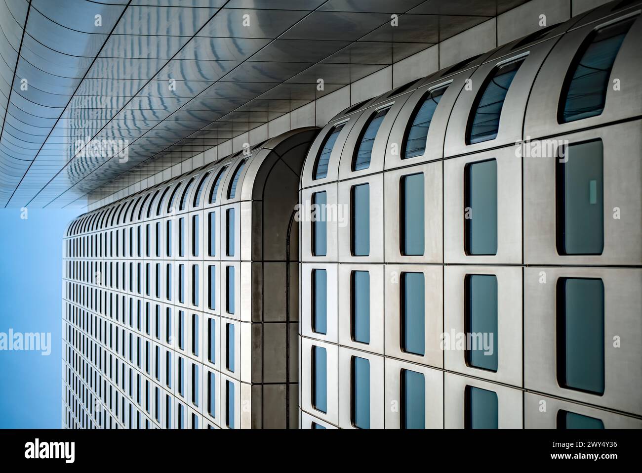 Tall buildings seen from below hi-res stock photography and images - Alamy