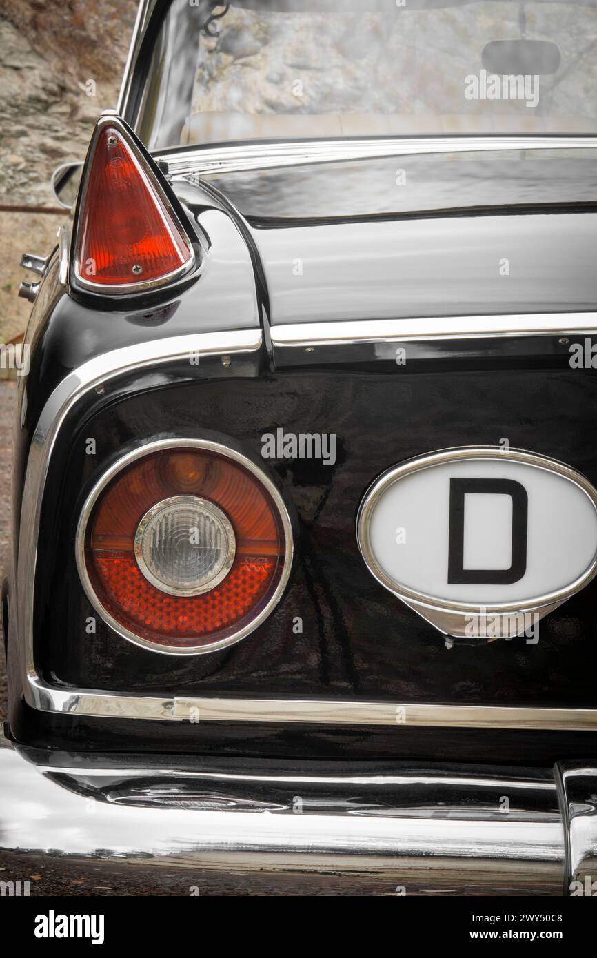 Oldtimer Heckflosse Rücklicht Stock Photo - Alamy