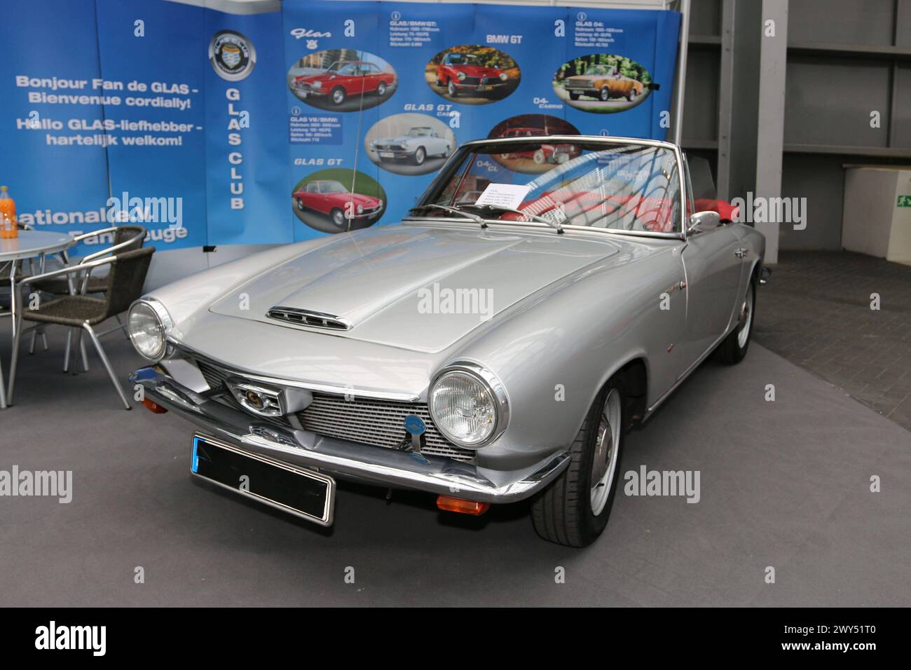 Glas 1300 GT Baujahr 1966, 34. Techno Classica Essen 03. - 07.04.2024. Messe Essen, Siha ...