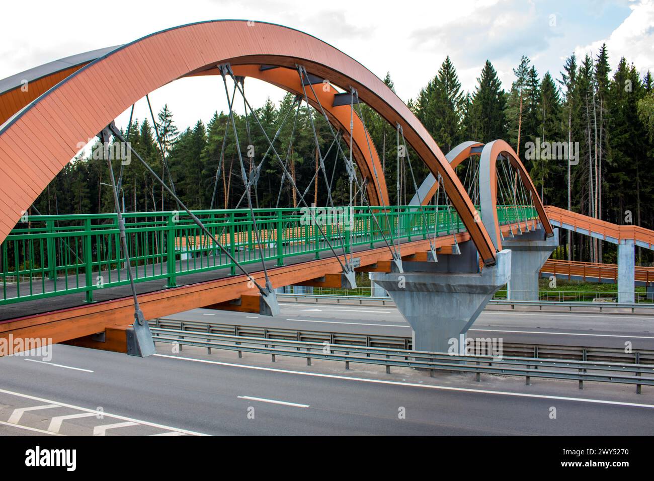 Overhead pedestrian crossing hi-res stock photography and images - Alamy