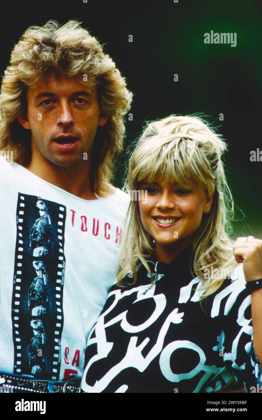 Samantha Fox, britische Pop Sängerin, mit Bodyguard Dave Lea beim ...