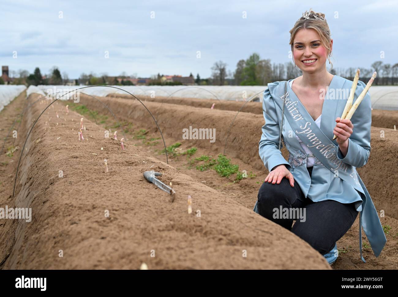 Klaistow, Germany. 04th Apr, 2024. The Beelitz Asparagus Queen Lisa ...