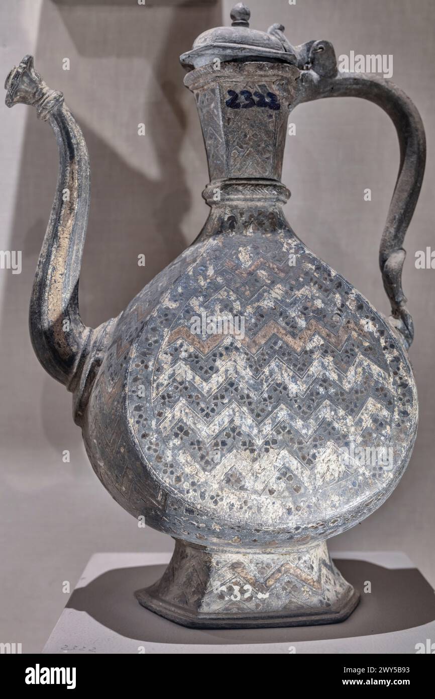 Jug, pitcher, 19th century, bronze, Kashmir, Sri Pratap Singh Museum ...