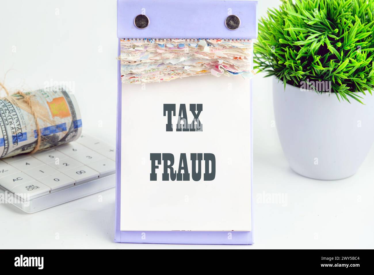 Tear off calendar desktop hi-res stock photography and images - Alamy