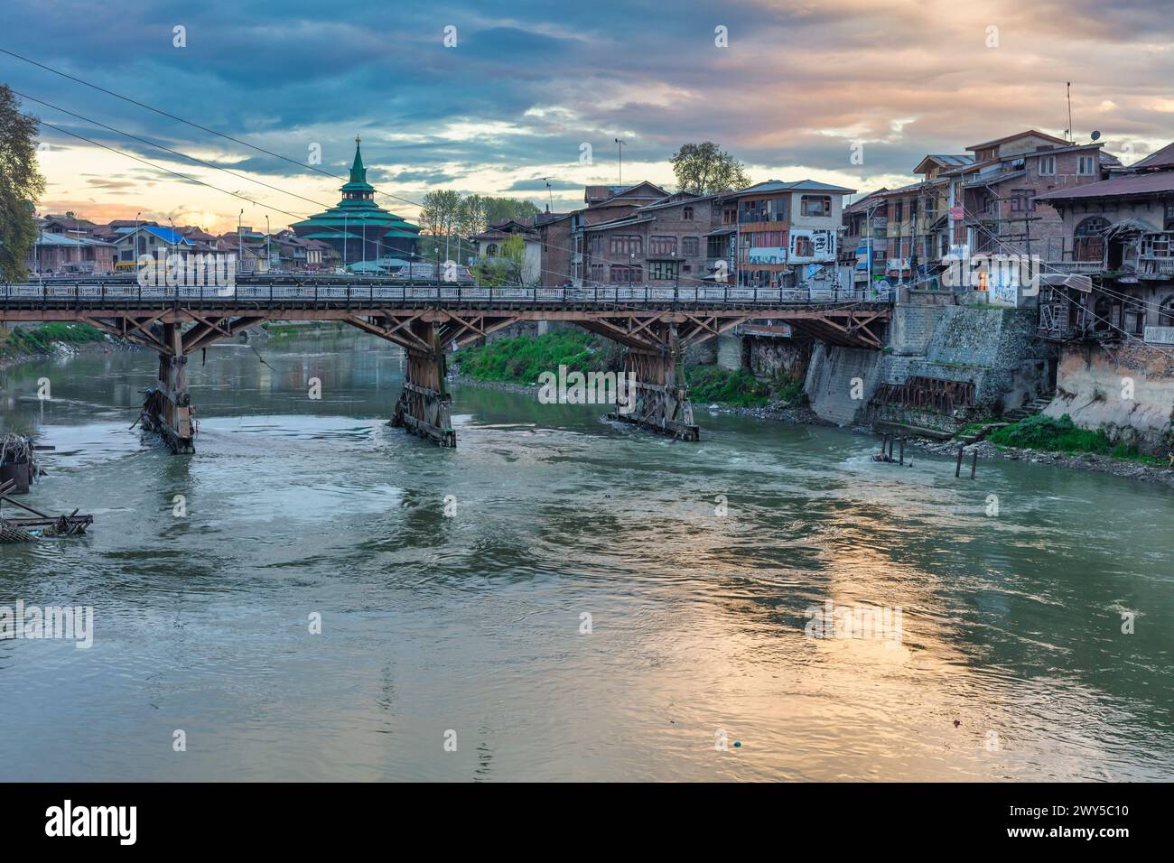Jhelum River, Srinagar, Kashmir, India Stock Photo - Alamy
