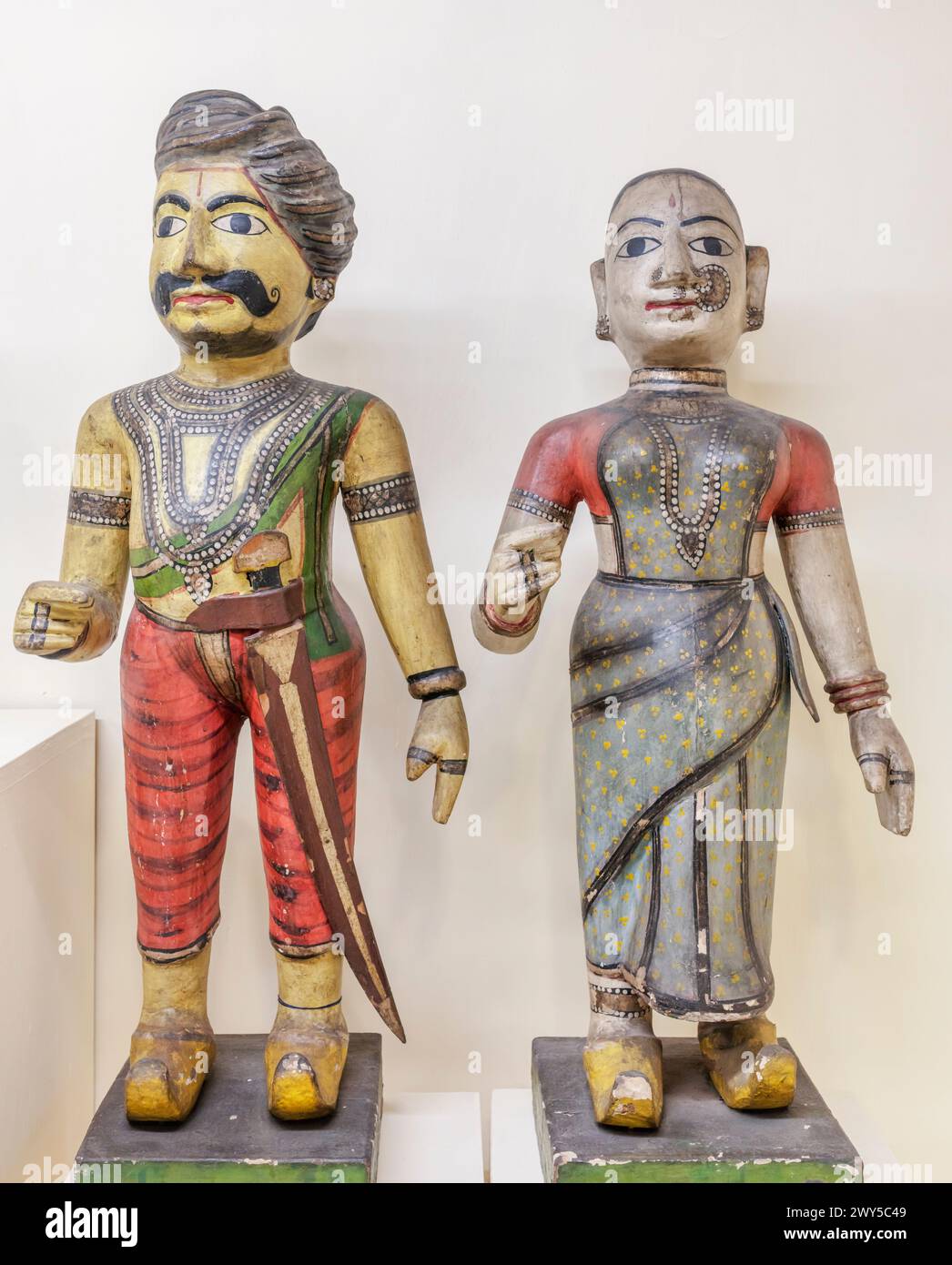 Kinhal wooden doll, Karnataka, National Crafts Museum, New Delhi, India ...