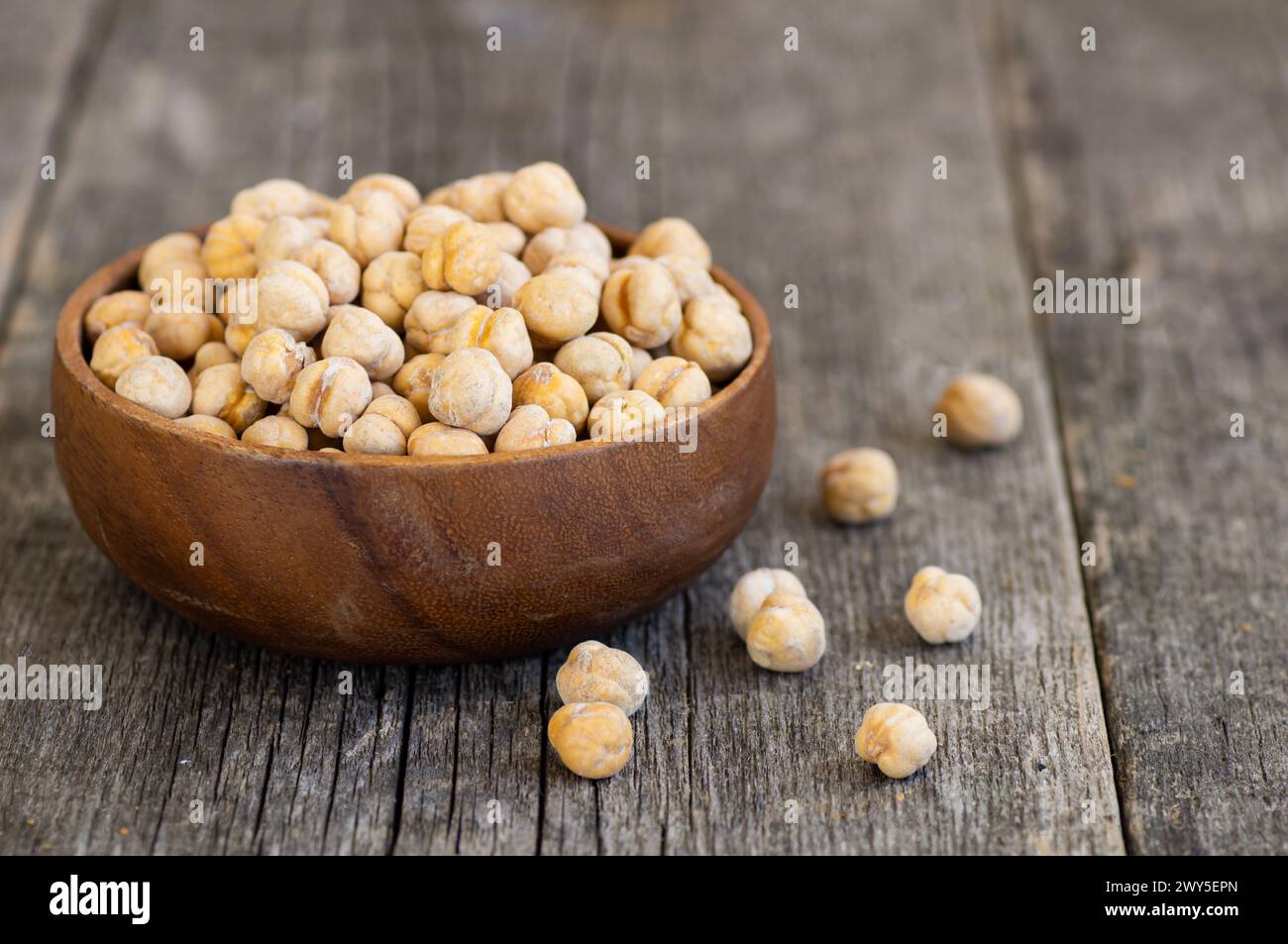 Roasted salty yellow chickpeas, traditional turkish nut, leblebi Stock ...