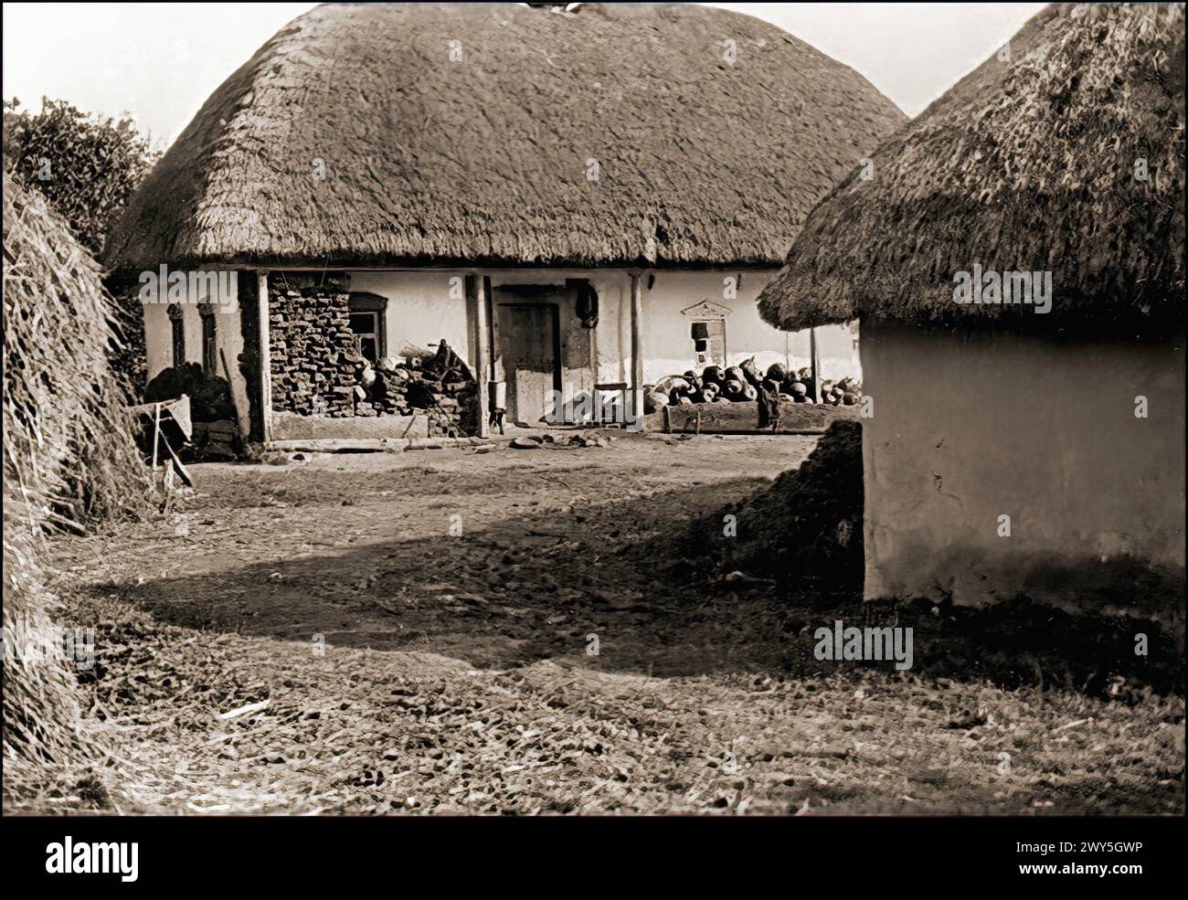 Traditional Ukrainian Farmhouse (1932) - Ukraine in the 1930' - Unknow ...