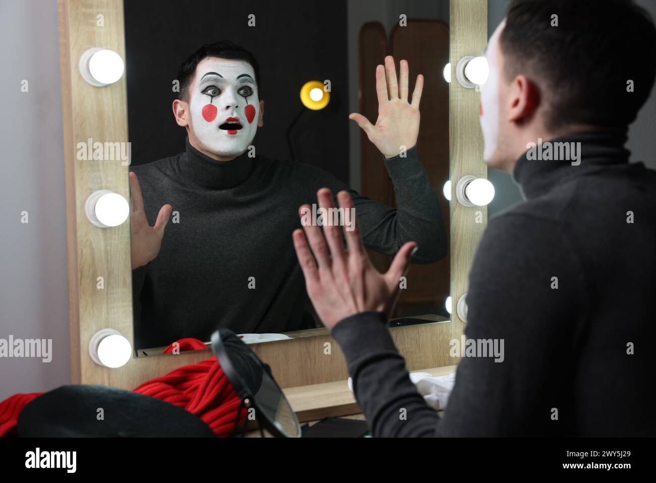 Circus dressing room hi-res stock photography and images - Alamy