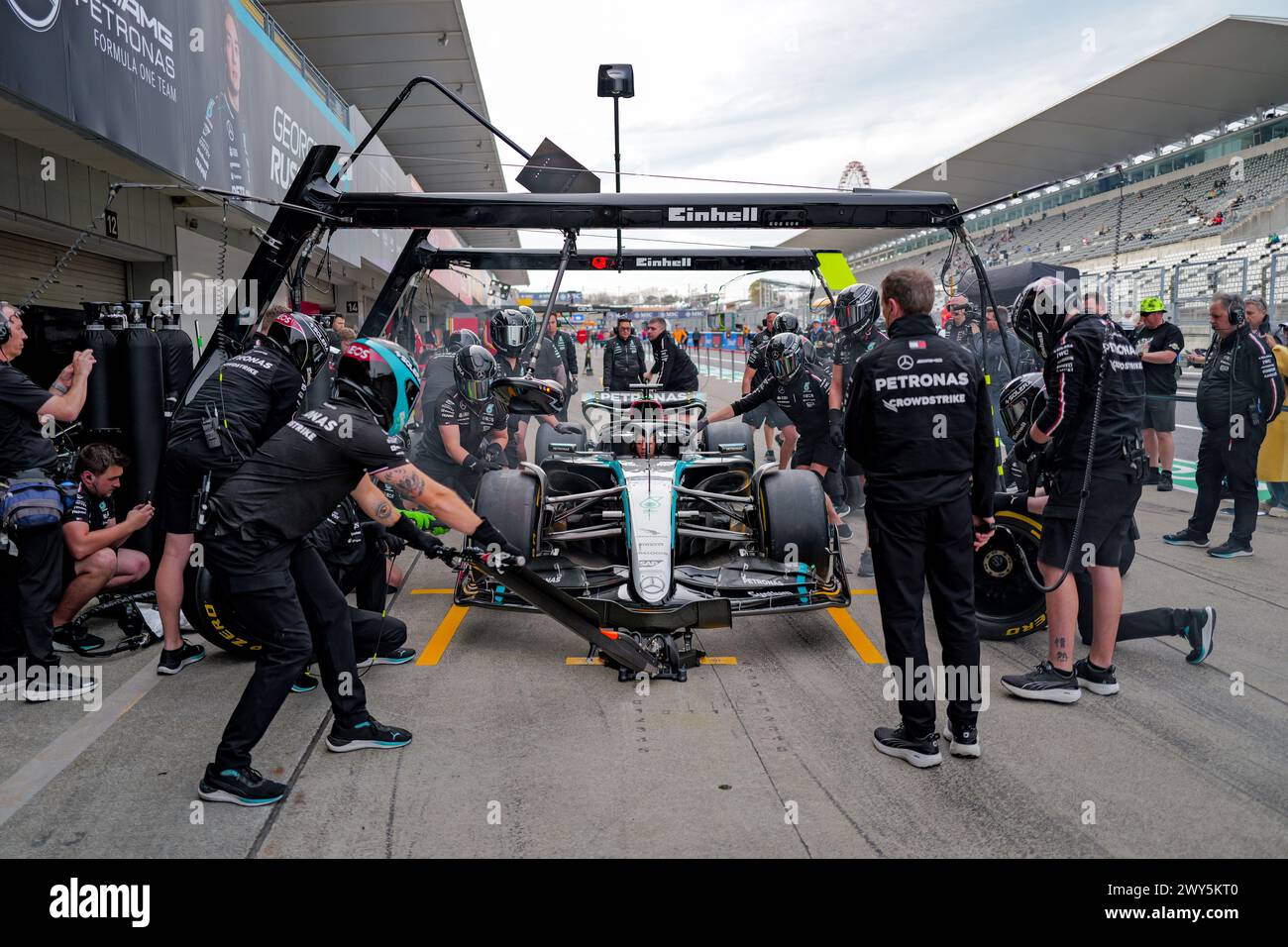 Suzuka Circuit, 4 April 2024: Mercedes pit stop practice during the ...