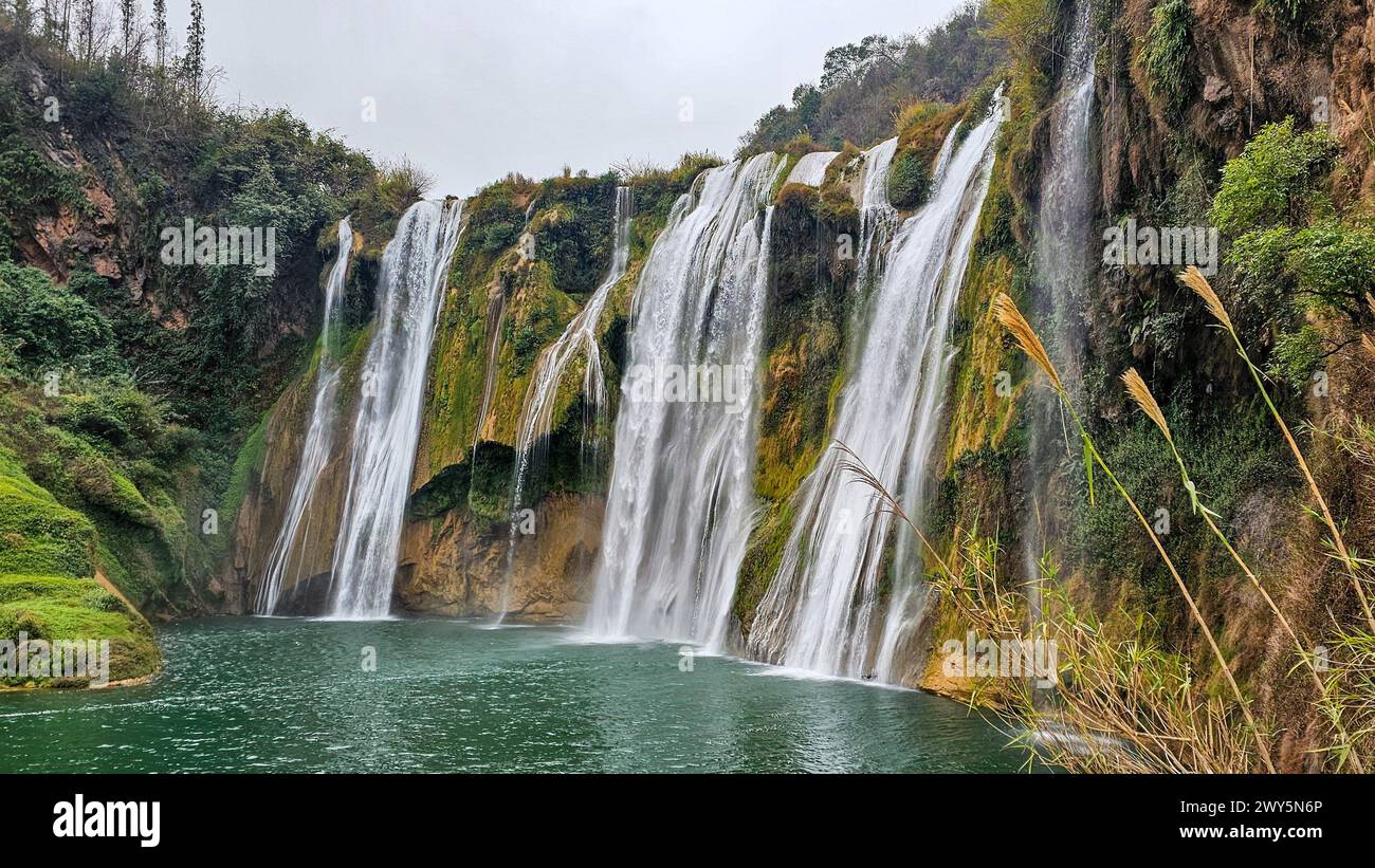 China waterfalls hi-res stock photography and images - Alamy