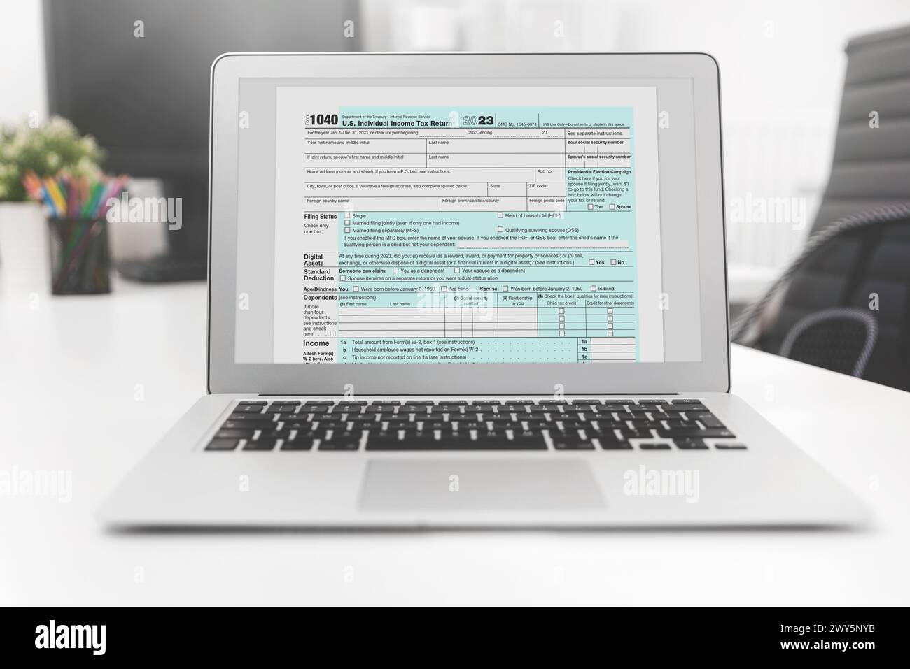 Online tax form hi-res stock photography and images - Alamy